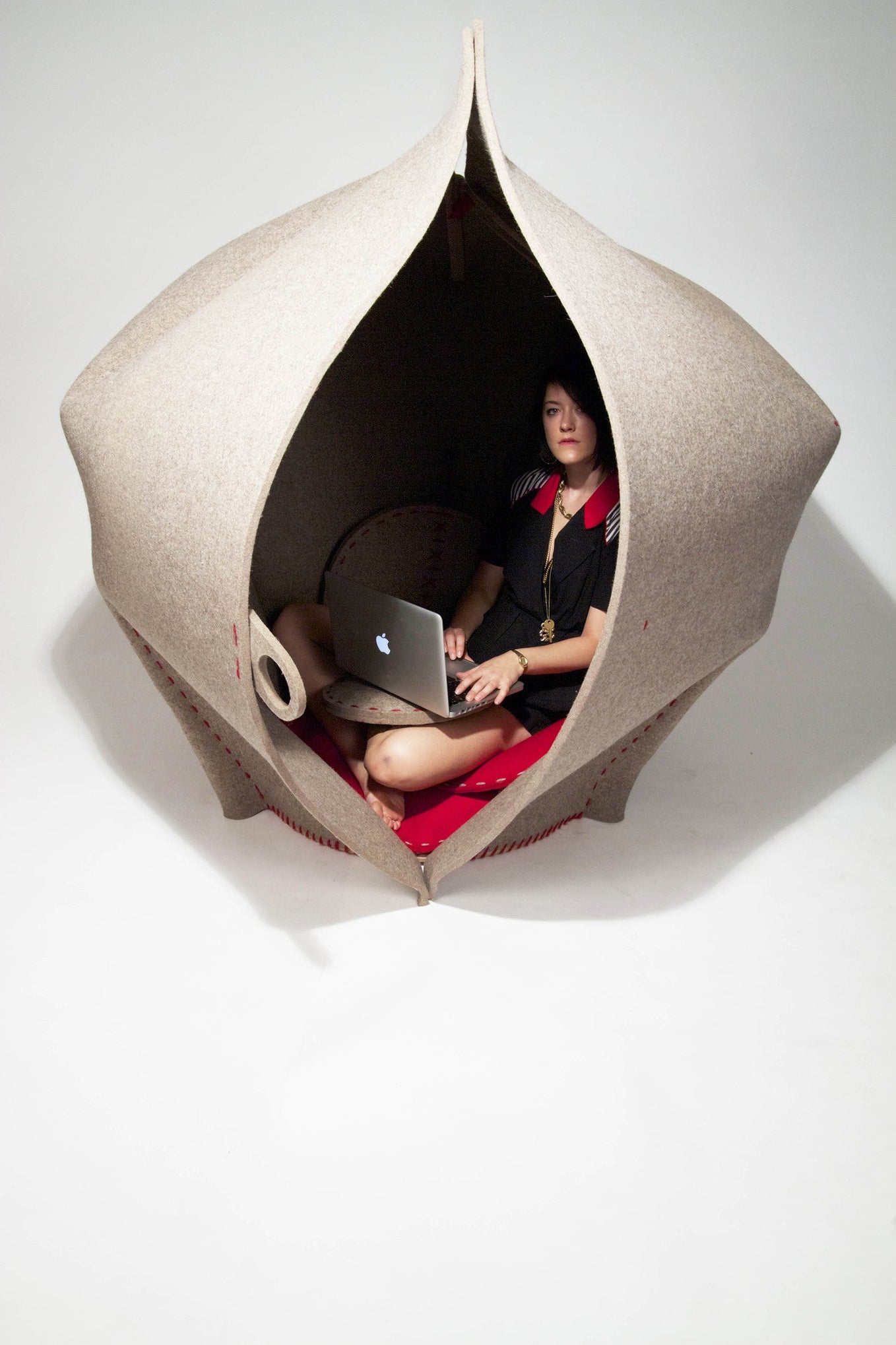 HUSH SEATING POD | AWARD-WINNING DESIGN– Green Design Gallery