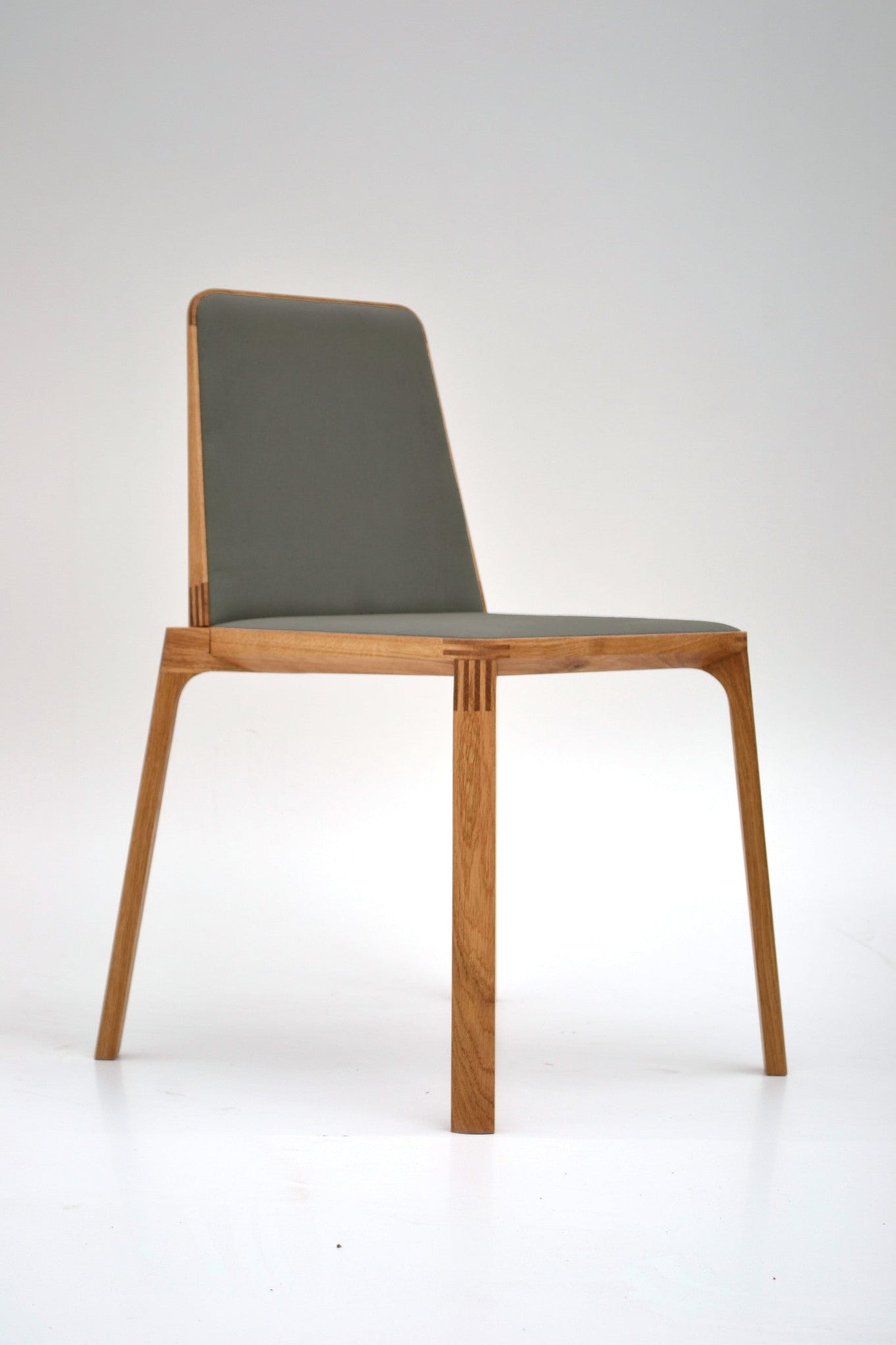STACK DINING CHAIR– Green Design Gallery